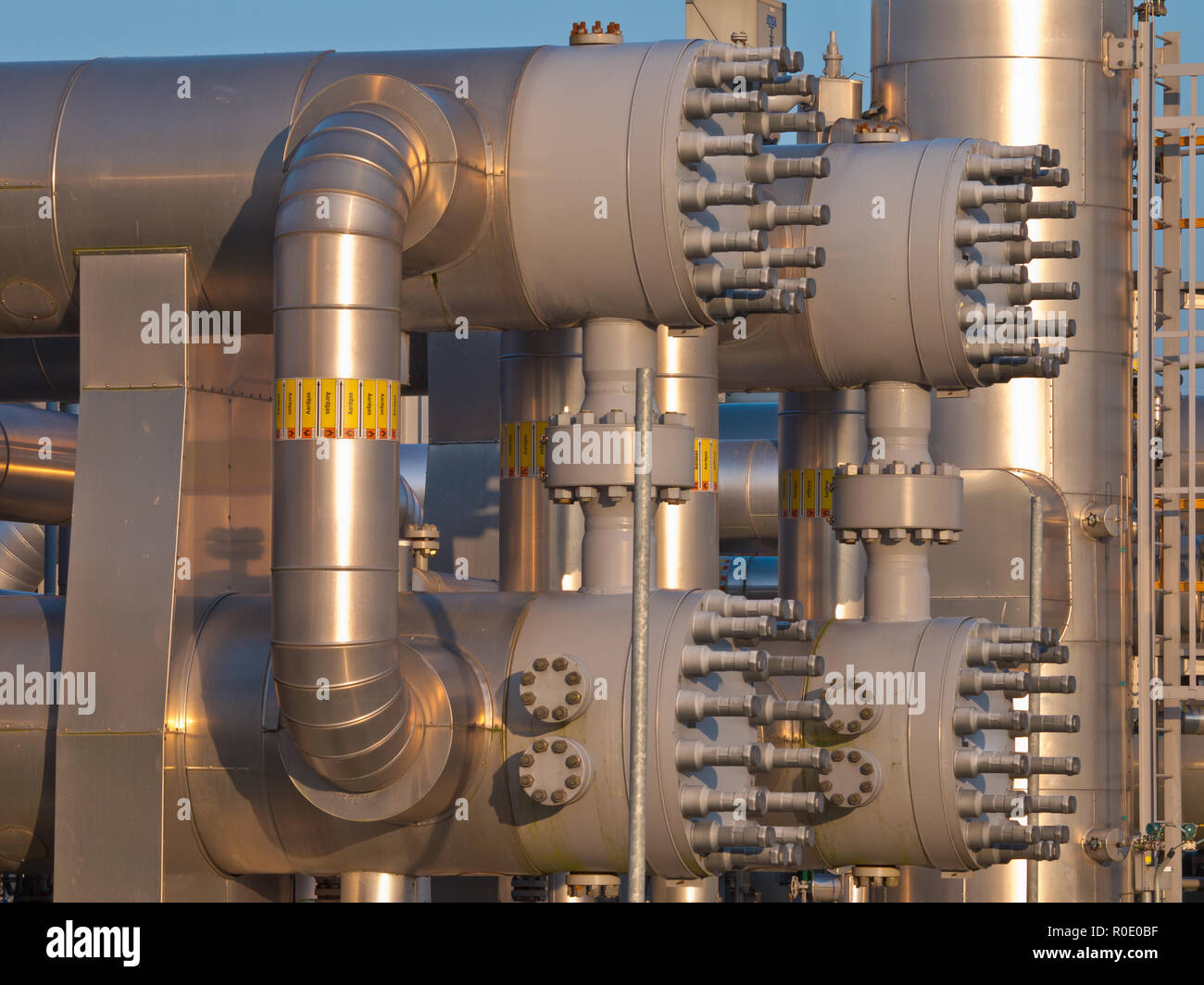 Natural gas processing plant hi-res stock photography and images - Alamy