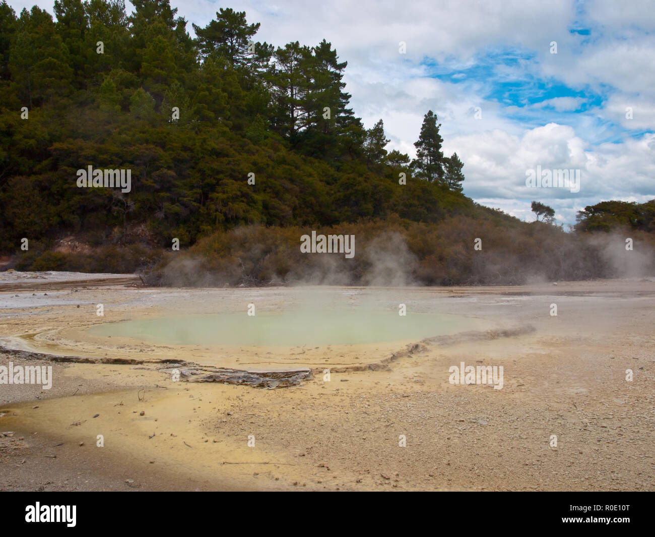 Green sulfur water hi-res stock photography and images - Alamy