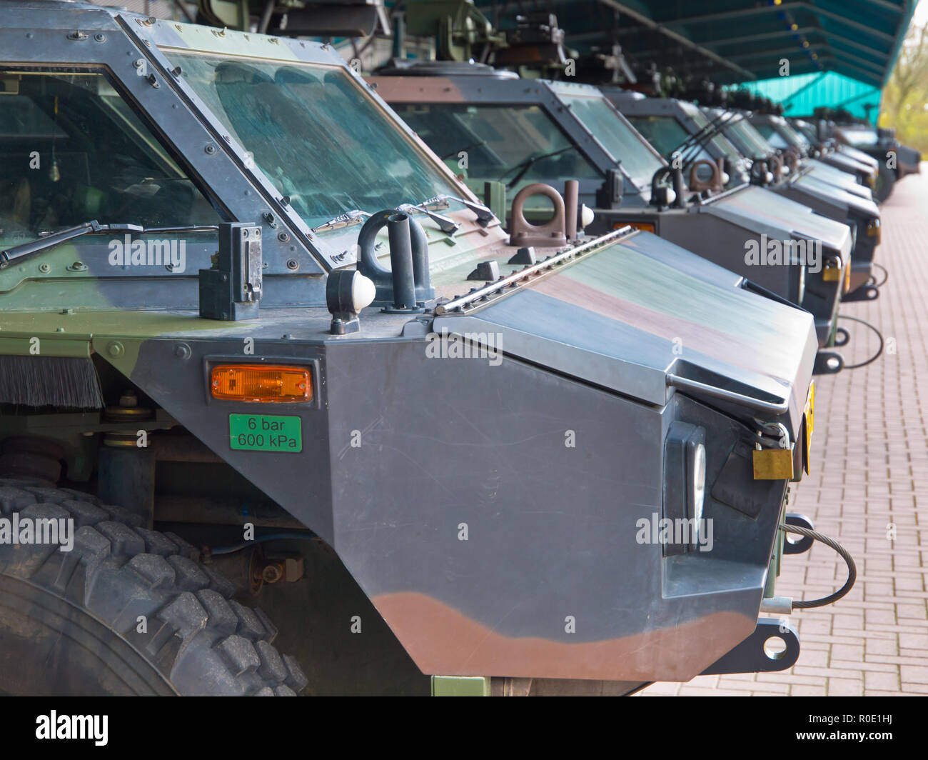 Army vehicles hi-res stock photography and images - Alamy