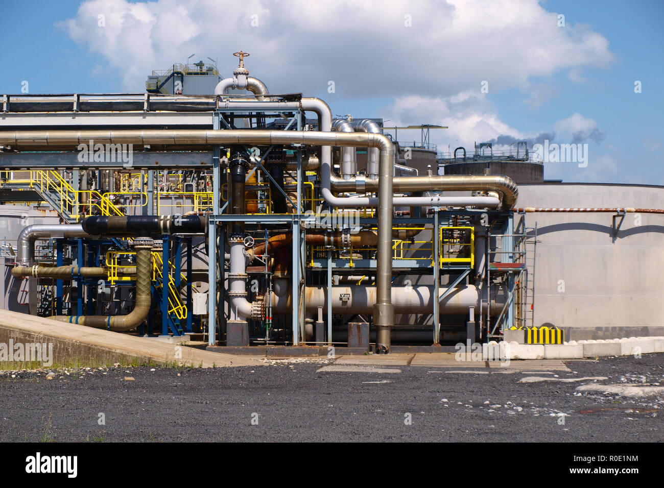 Detail of the pipes of a chemical plant Stock Photo - Alamy