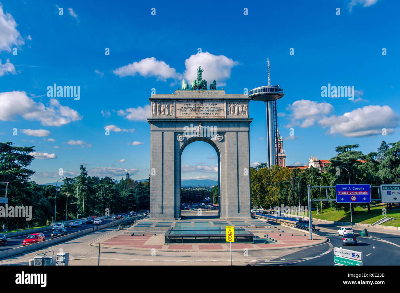 Paris france construction site road hi-res stock photography and images ...