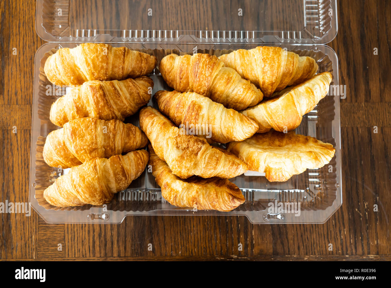 Crossants hi-res stock photography and images - Alamy