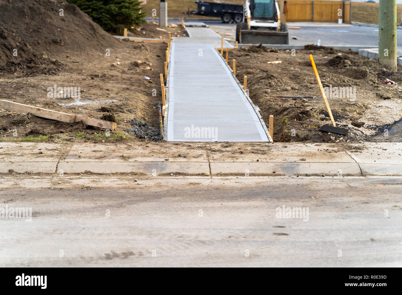 Footpath building site hi-res stock photography and images - Alamy