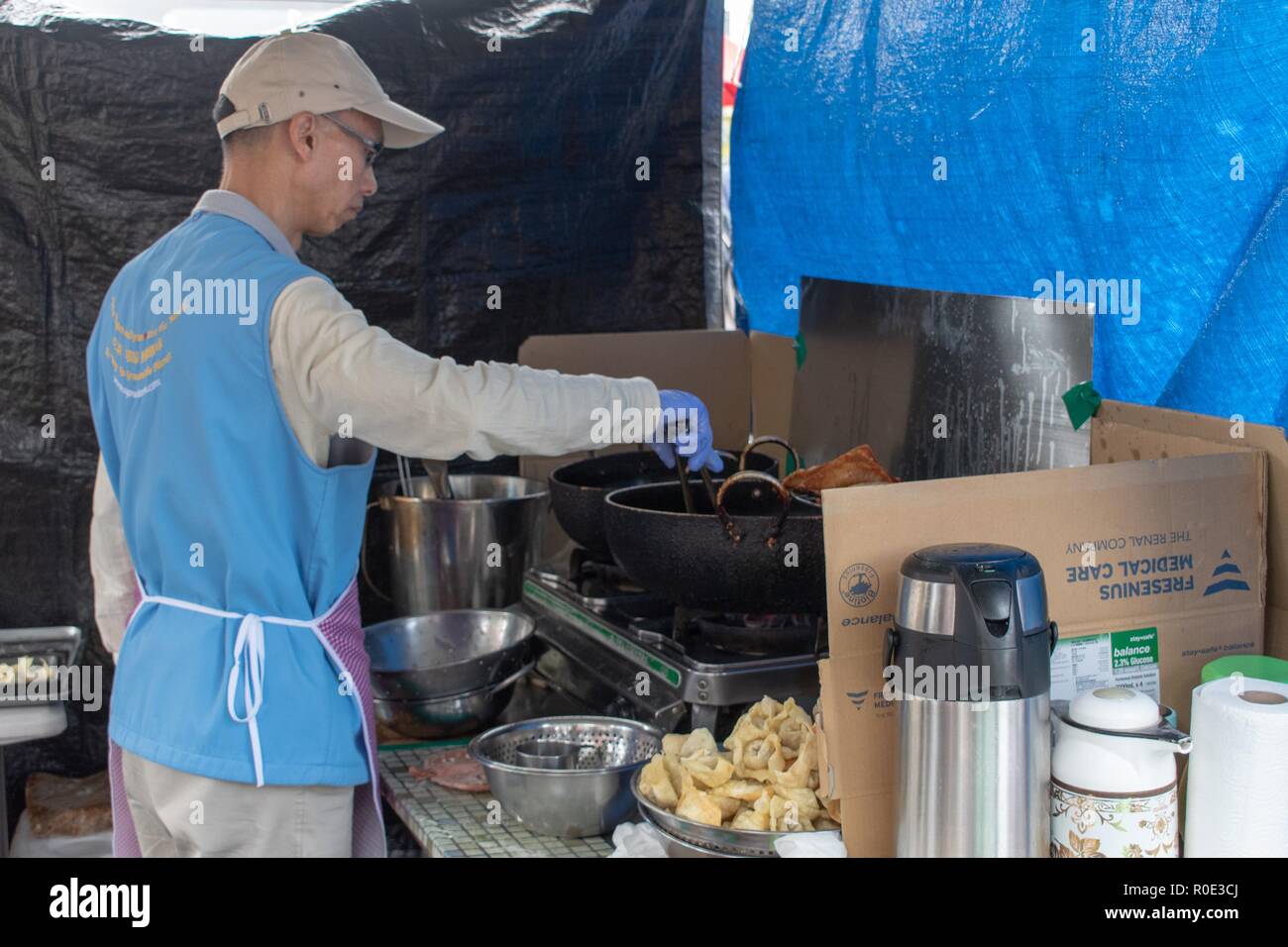 Asian chef street food hi-res stock photography and images - Alamy