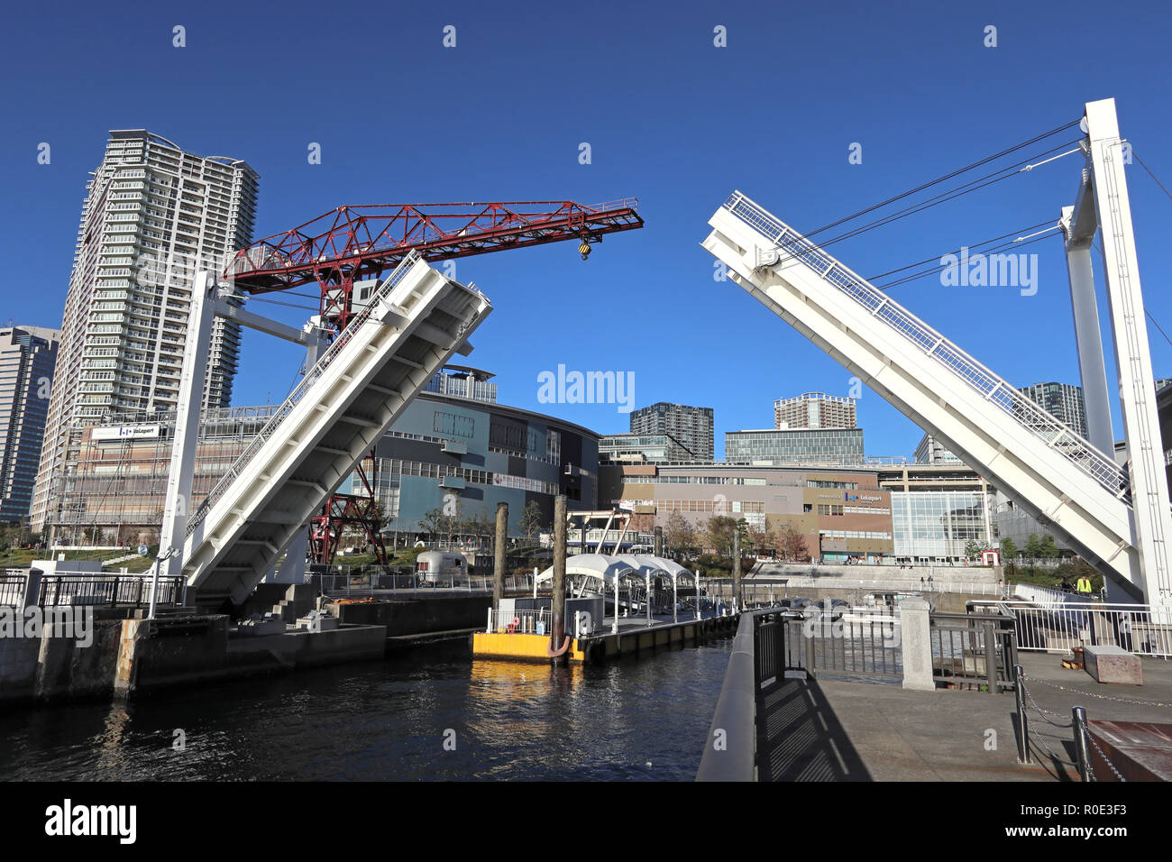 LaLaport shopping centre, Toyosu, Tokyo, Japan Stock Photo - Alamy