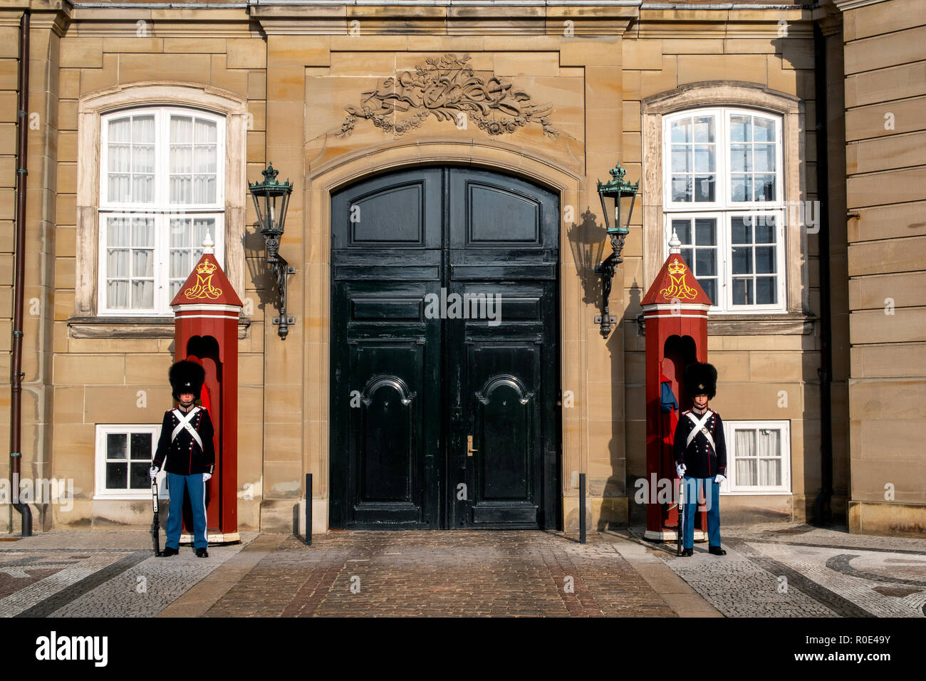 Guard Standing Box Royal Palace Stock Photos & Guard Standing Box Royal ...