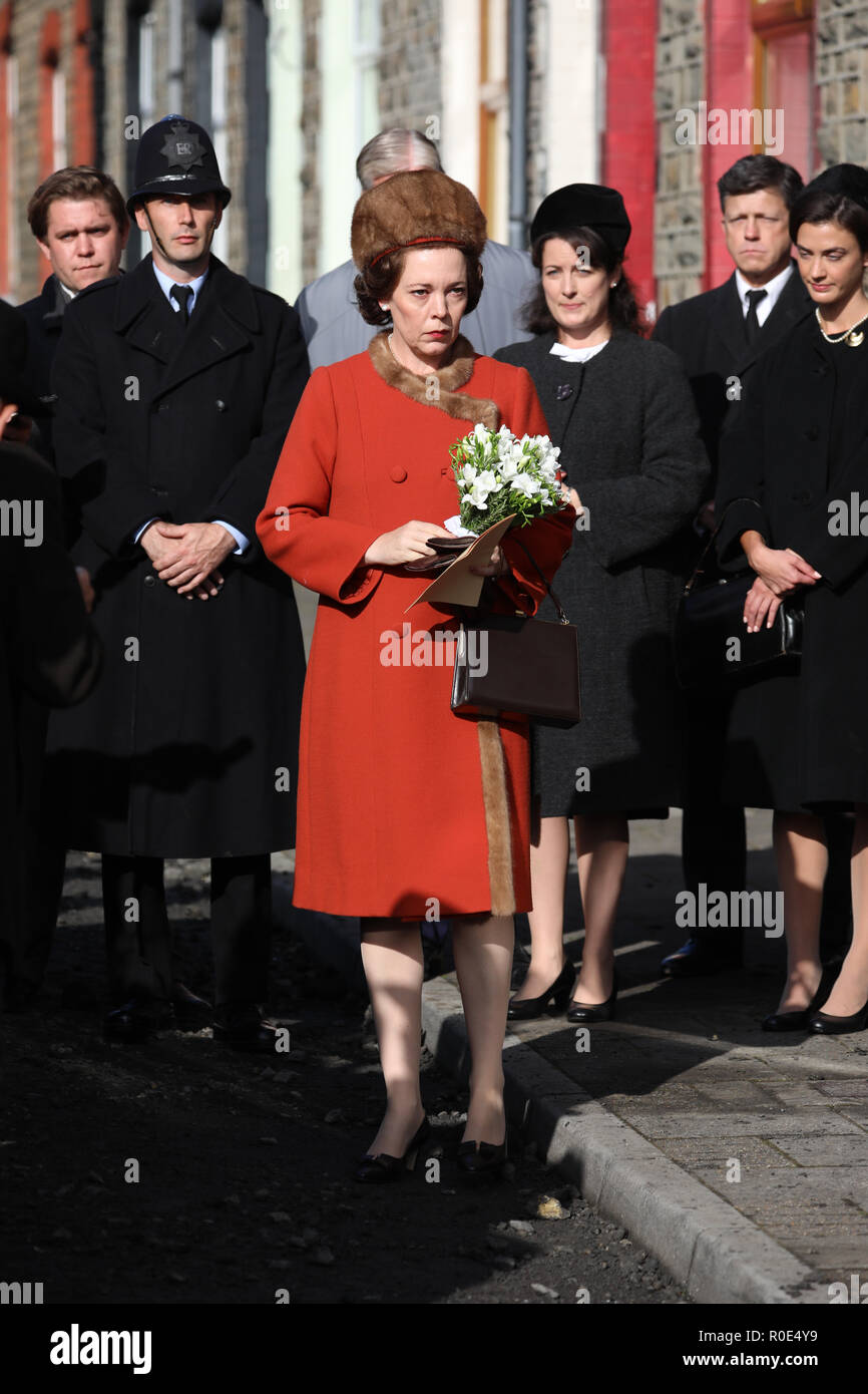 Queen elizabeth aberfan 1966 hi-res stock photography and images - Alamy