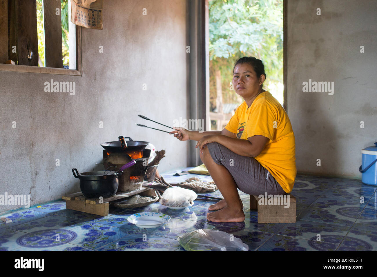 Poor thai woman hi-res stock photography and images - Alamy
