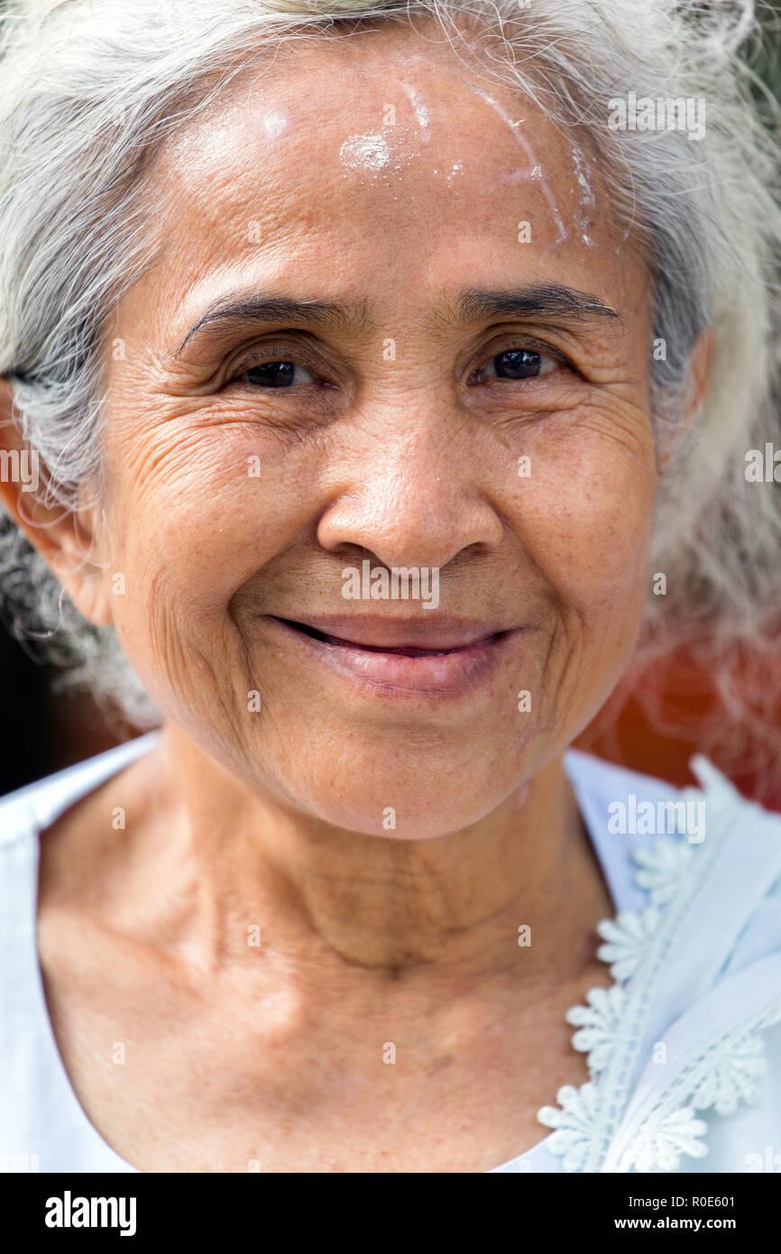 Happy thai lady hi-res stock photography and images - Alamy