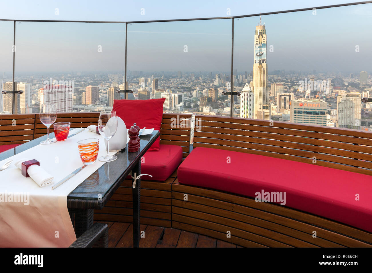 Red sky bar bangkok centara hi-res stock photography and images - Alamy