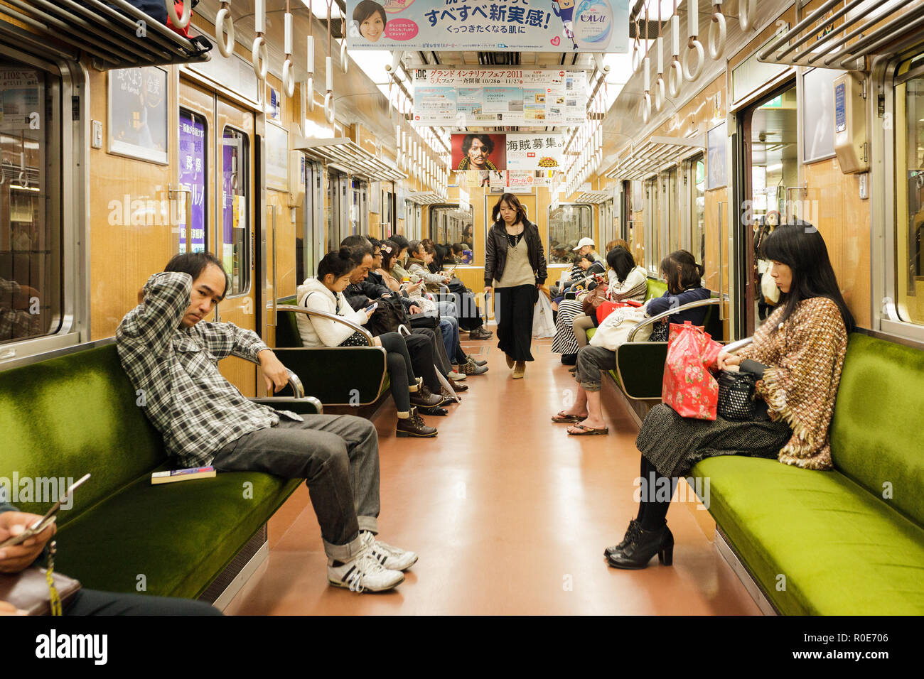 Inside a japanese train hi-res stock photography and images - Alamy