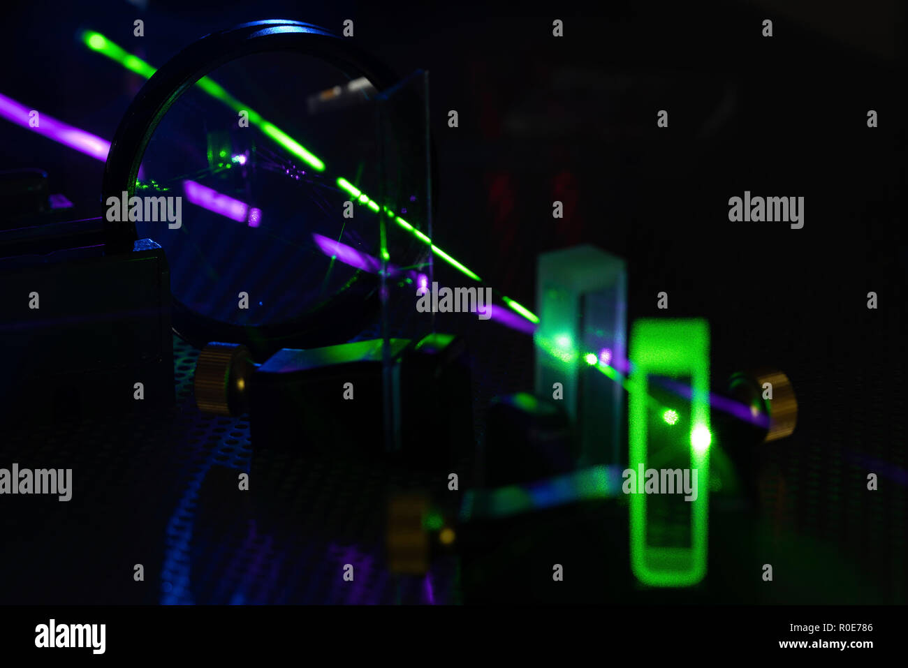 Laser experiment in photonics laboratory Stock Photo - Alamy