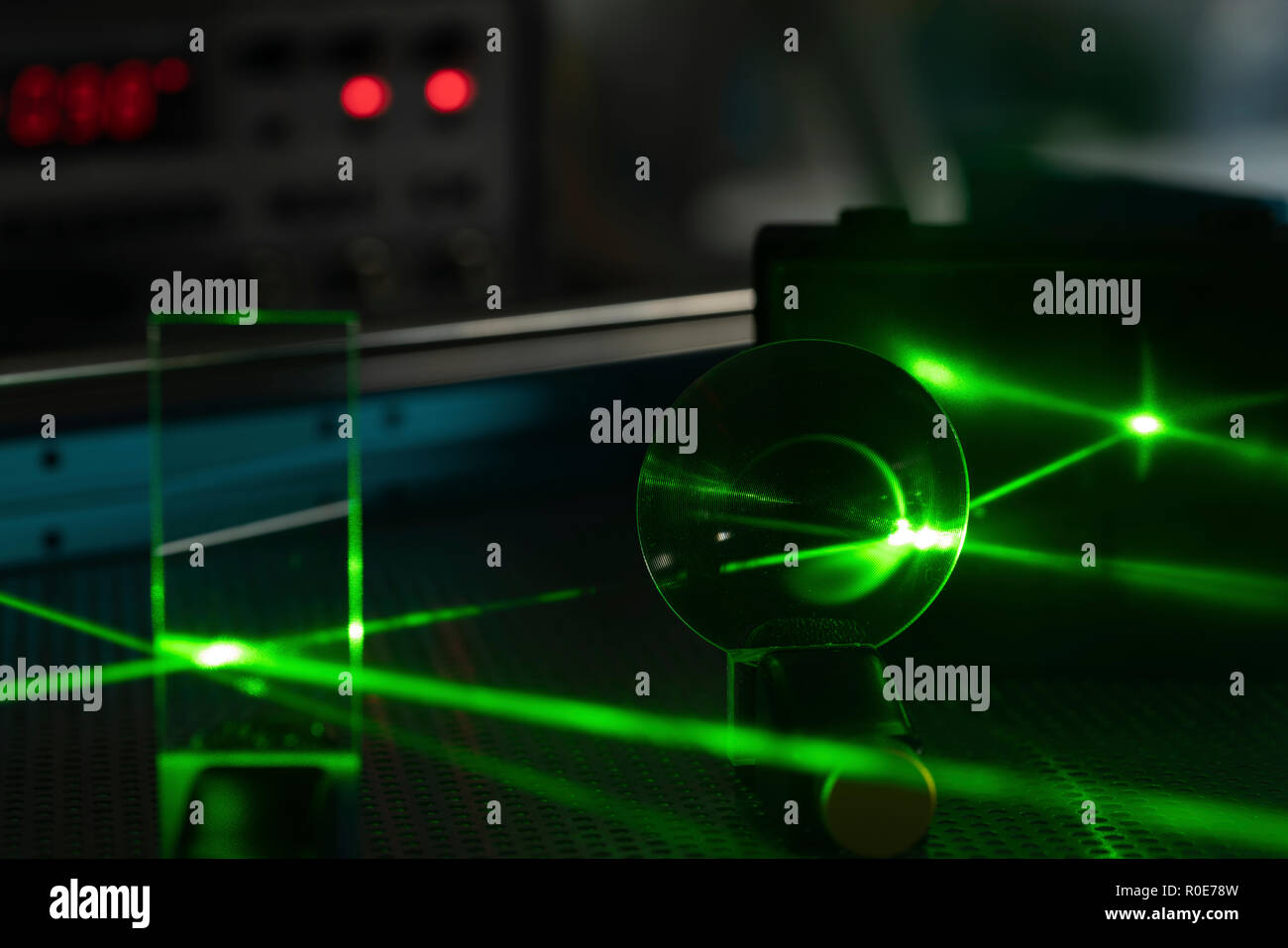 Laser experiment in photonics laboratory Stock Photo - Alamy