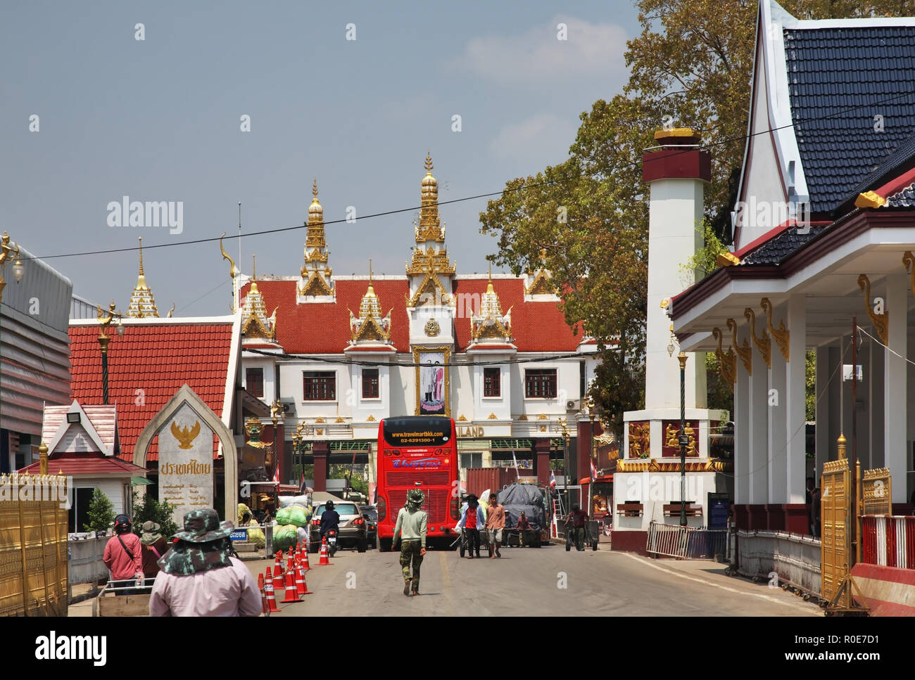 Border crossing between Thailand and Cambodia in Poipet. Cambodia Stock ...