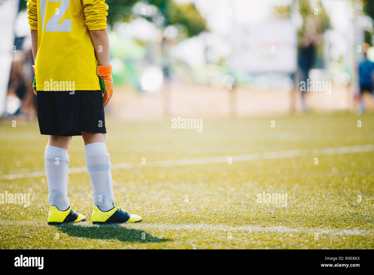 Youth soccer goalkeeper training hi-res stock photography and images ...