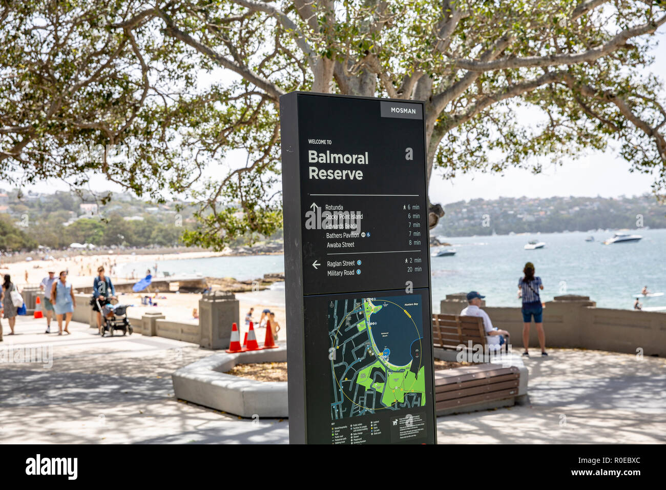 Balmoral beach and Balmoral reserve on Sydney northern beaches ...