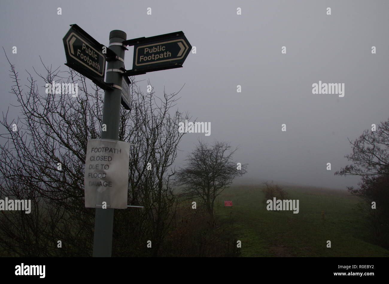 footpath closed sign. The Macmillan Way. Lincolnshire. East Midlands ...