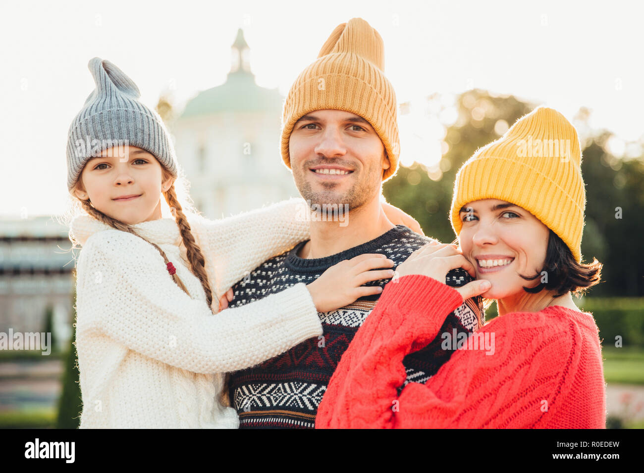 Family stand hi-res stock photography and images - Alamy
