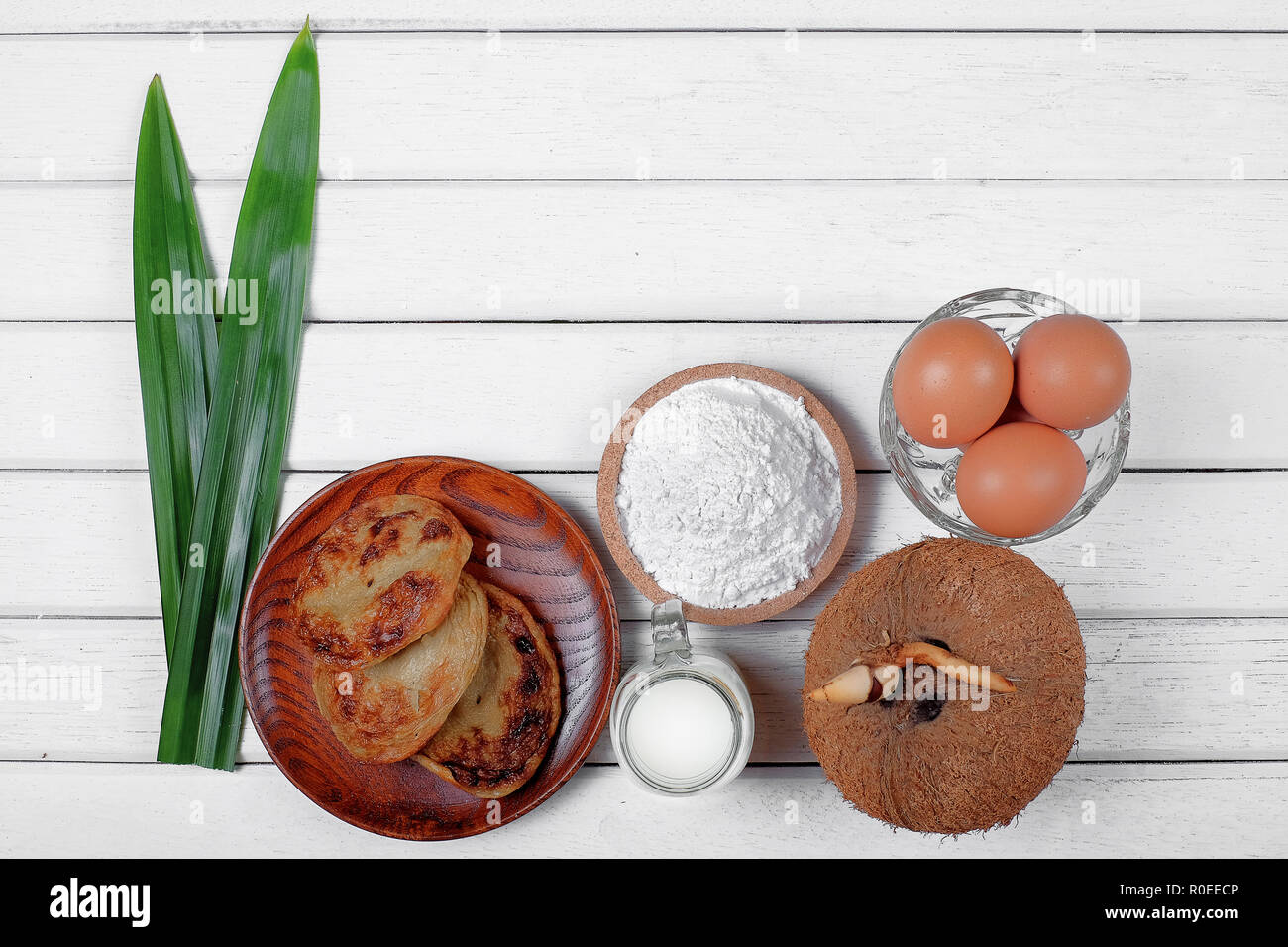 Kuih melayu hi-res stock photography and images - Alamy