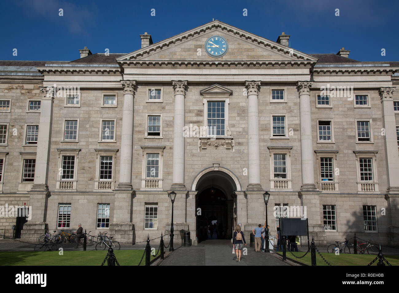 Trinity College University Entrance; Dublin; Ireland Stock Photo - Alamy