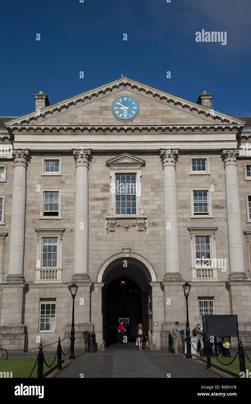 Trinity college entrance hi-res stock photography and images - Alamy