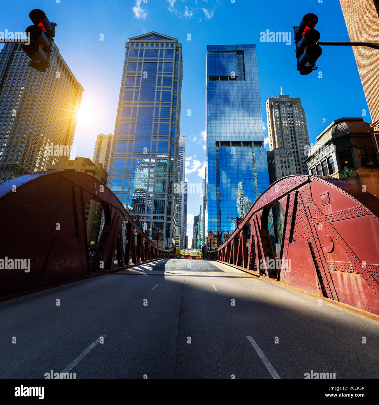 View of Chicago downtown bridge and buiding Stock Photo - Alamy