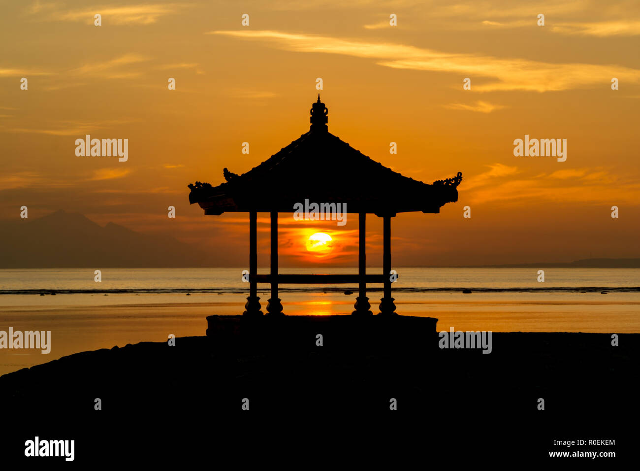 Red sun pavilion High Resolution Stock Photography and Images - Alamy