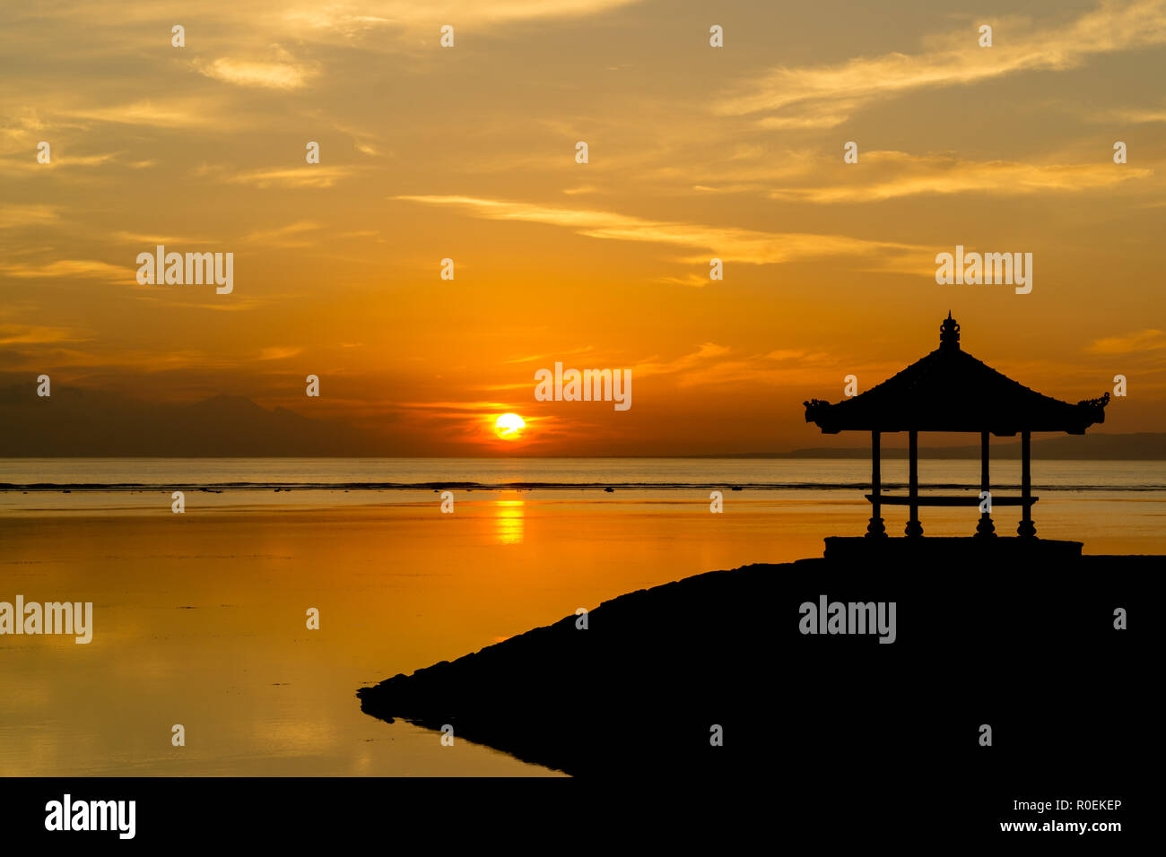 Red sun pavilion High Resolution Stock Photography and Images - Alamy