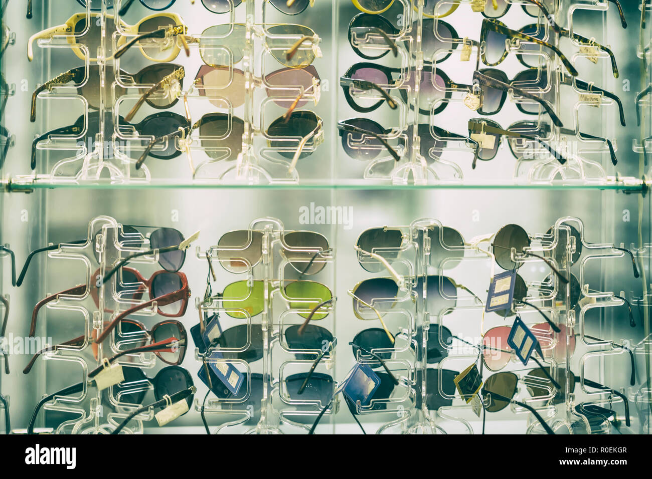 Sunglasses window display hi-res stock photography and images - Alamy