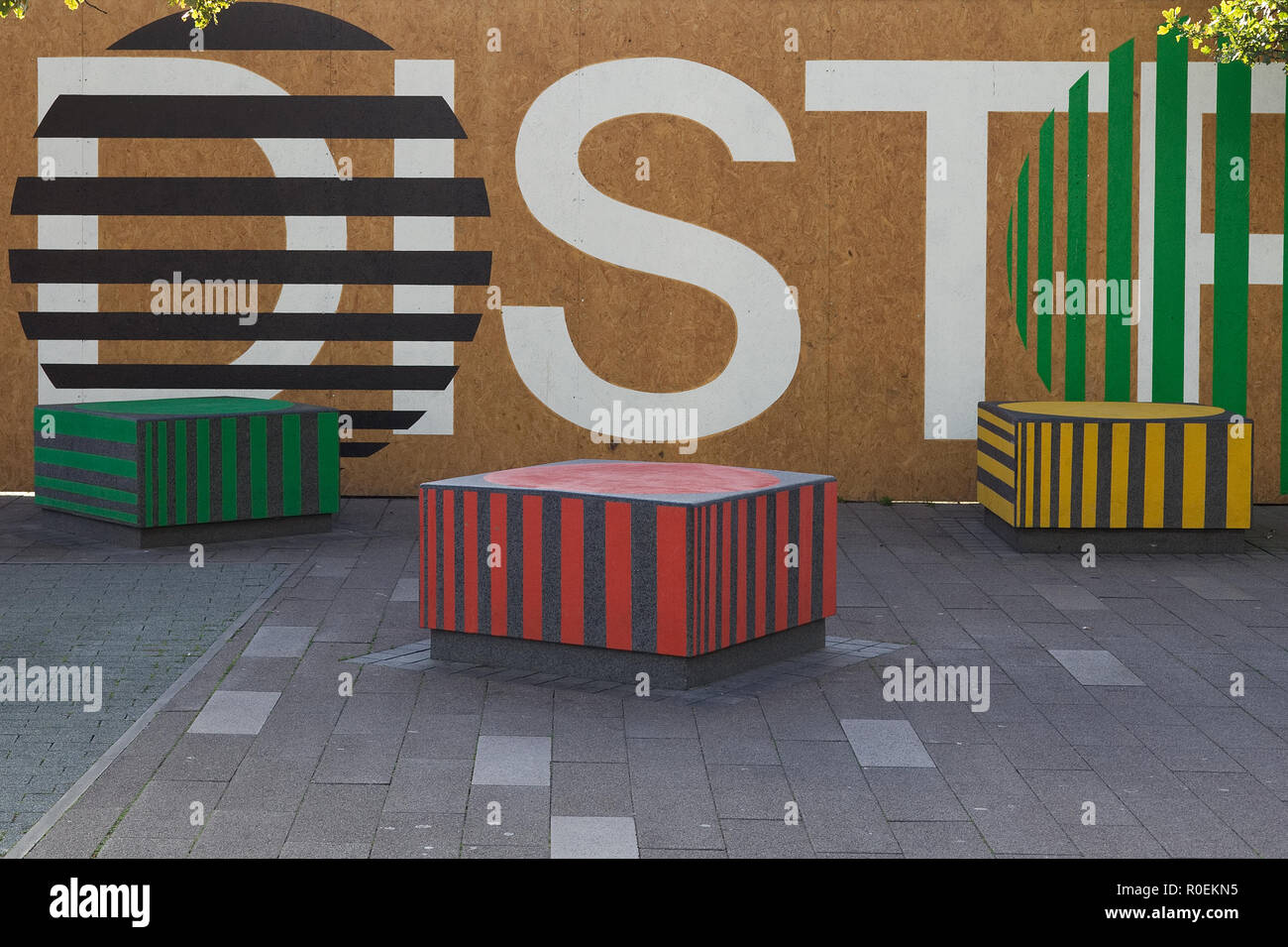 Artistic seating hi-res stock photography and images - Alamy