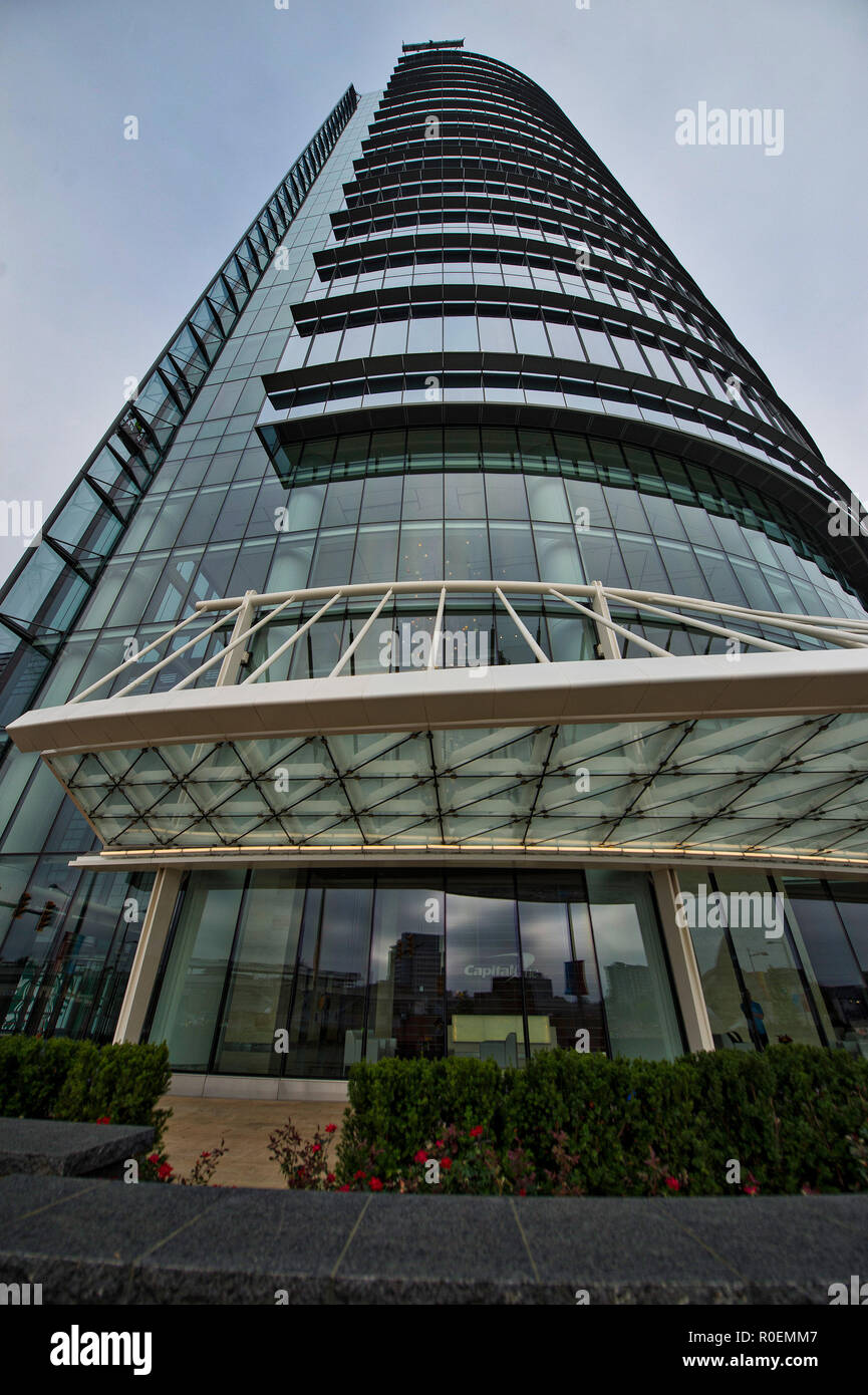 Silver line mclean metro hi-res stock photography and images - Alamy