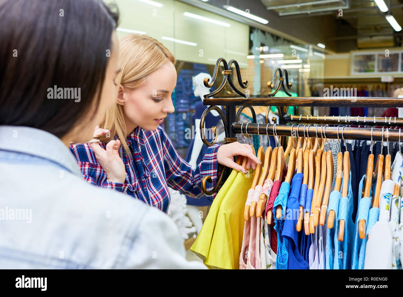 Women shopping clothes hi-res stock photography and images - Alamy