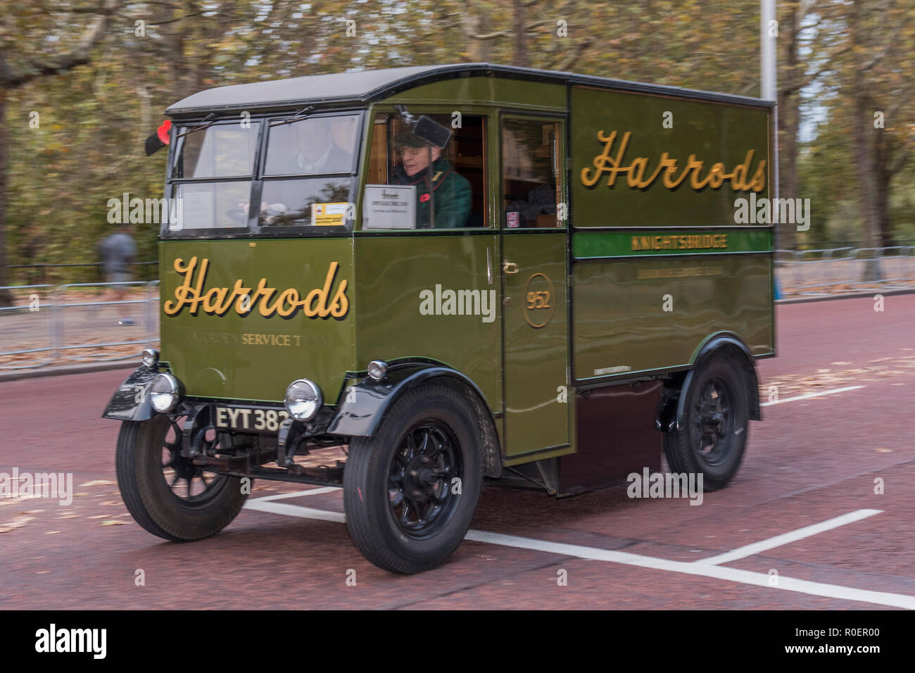 Harrods van hi-res stock photography and images - Alamy