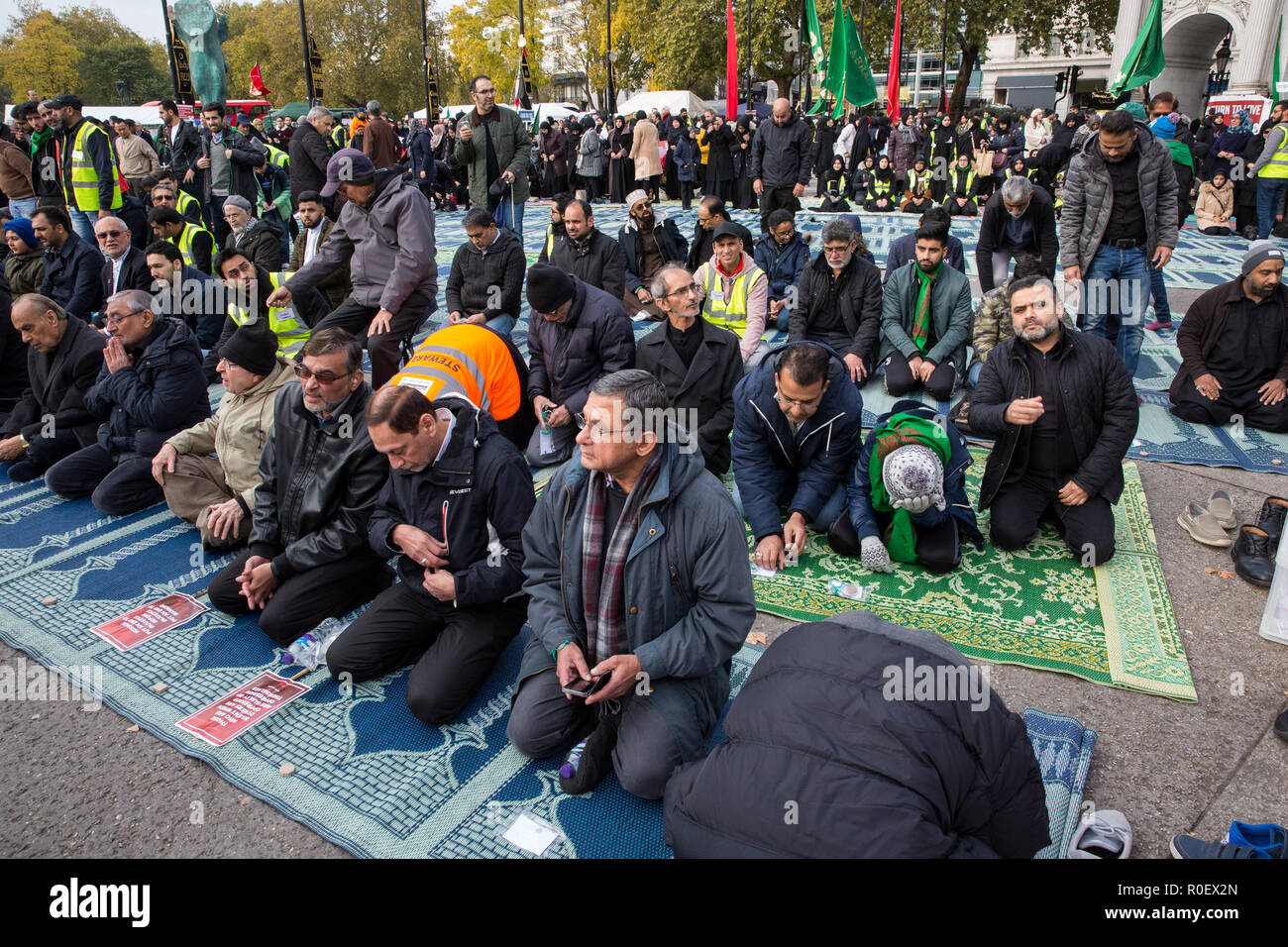 London, UK. 4th November, 2018. Shia Muslims pray before the 38th ...