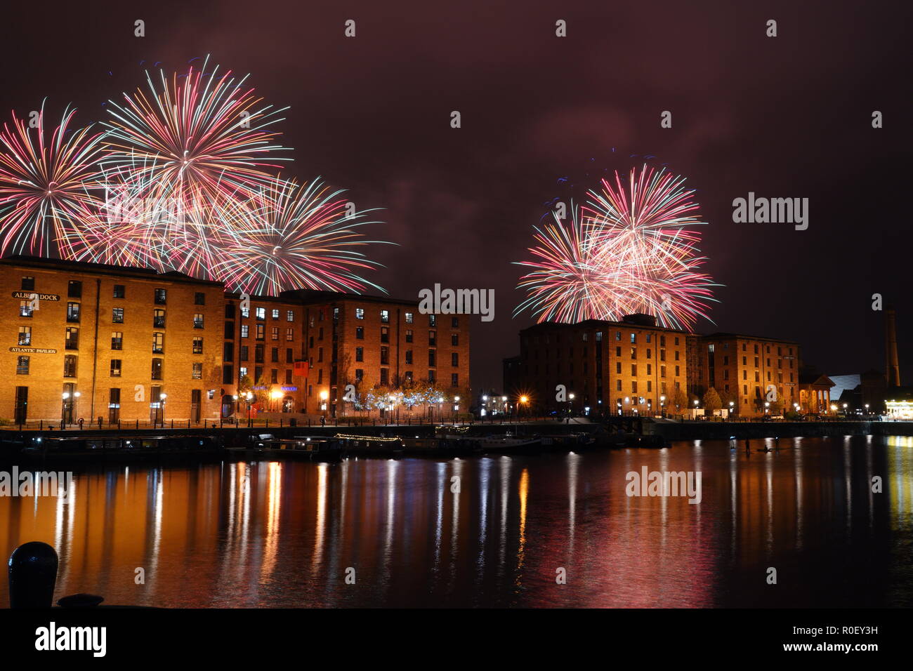 Uk firework display on waterfront hi-res stock photography and images ...