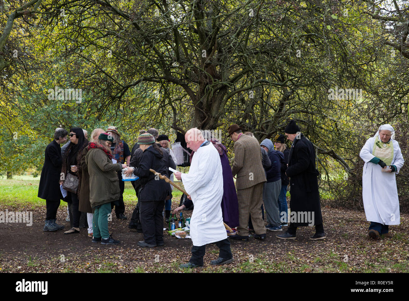 Autumn equinox ritual hi-res stock photography and images - Alamy