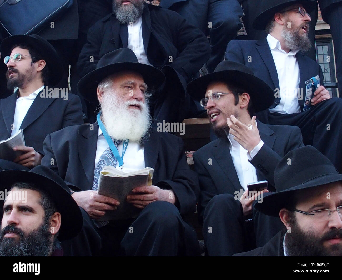 Thousands of bearded hasidic rabbis hi-res stock photography and images ...