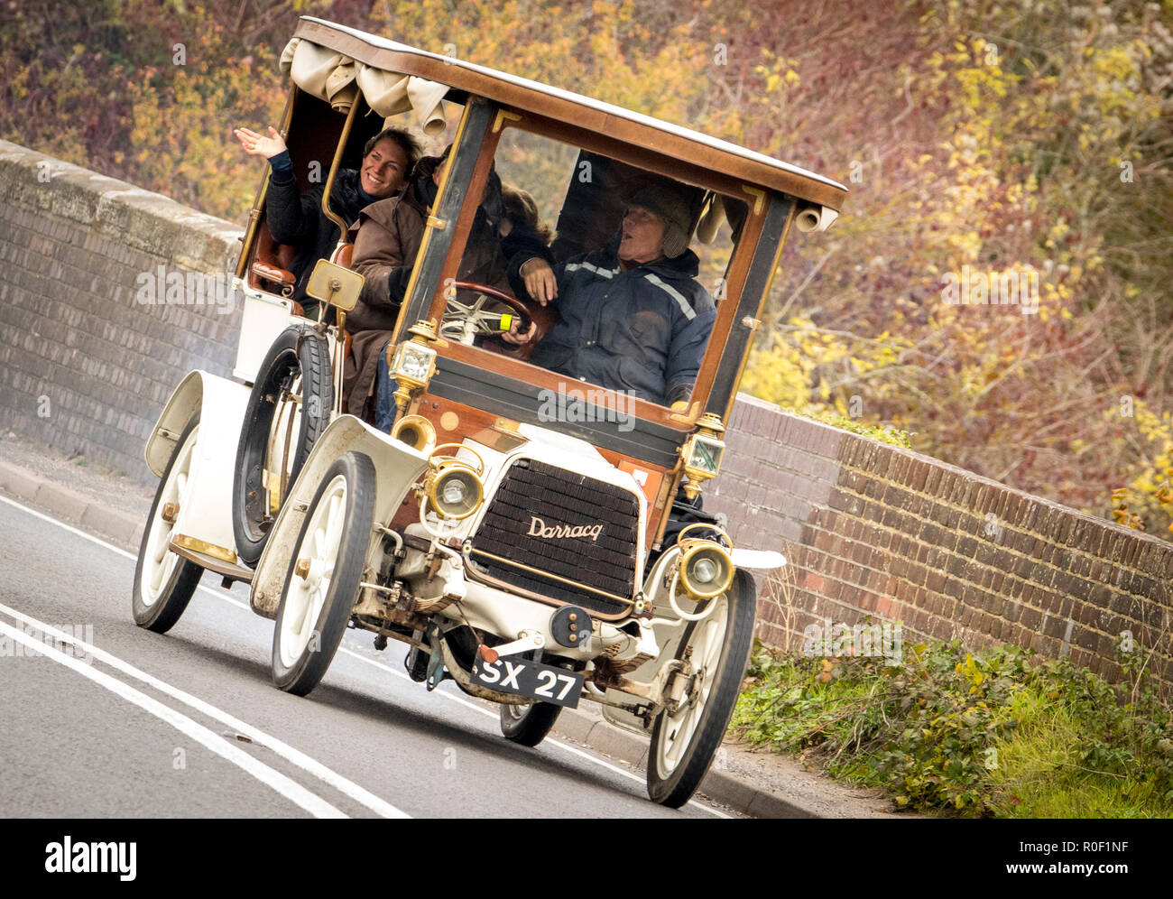 Pyecombe, East Sussex, UK. 4th November 2018. Owners and drivers take ...