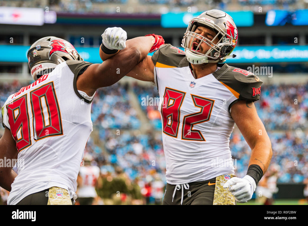 Tampa Bay Buccaneers tight end Antony Auclair (82) and Tampa Bay ...