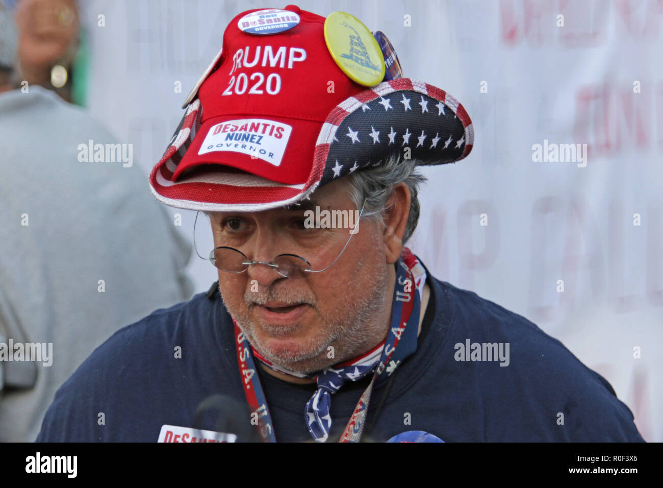 Boca Raton, Florida, USA. 4th Nov, 2018. A supporter of Republican ...