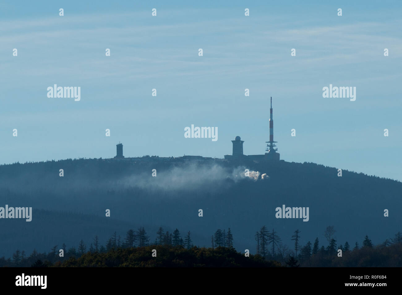 Wernigerode, Germany. 31st Oct, 2018. A cloud of water vapour marks a ...