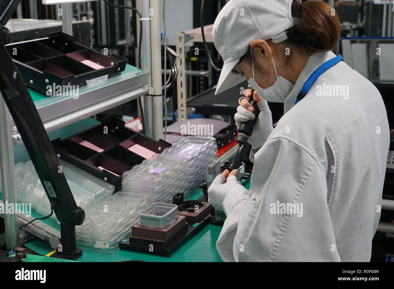 Fukuoka, Japan. 01st Nov, 2018. Employees of the Japanese electronics ...