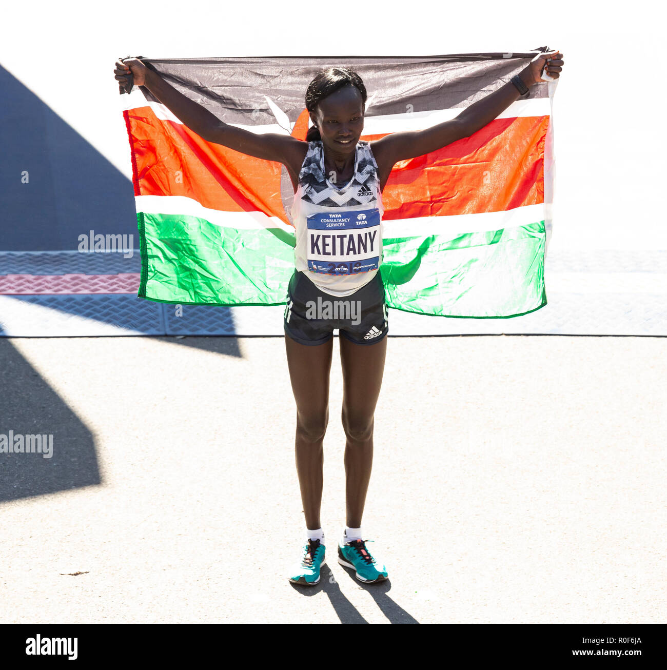 New York, NY - November 4, 2018: Mary Keitany of Kenya celebrates win ...