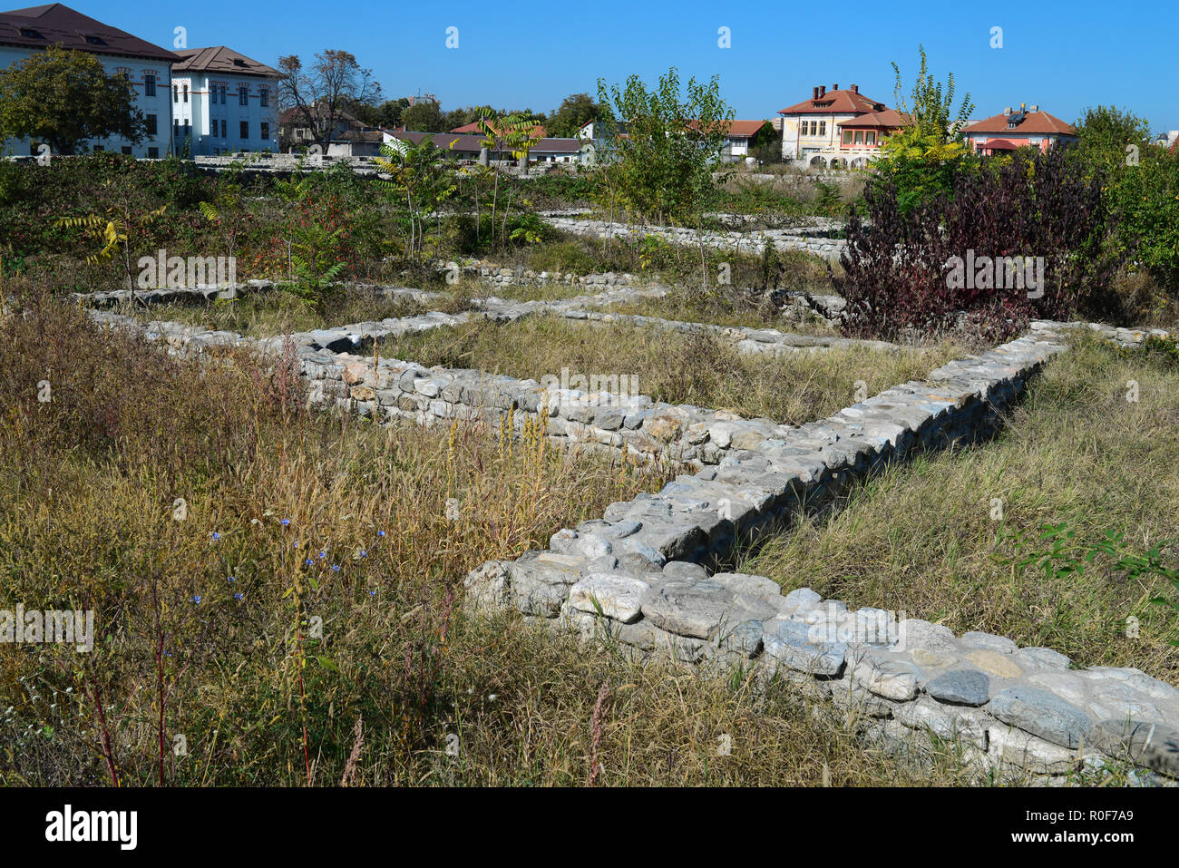 Roman fort ruins hi-res stock photography and images - Alamy