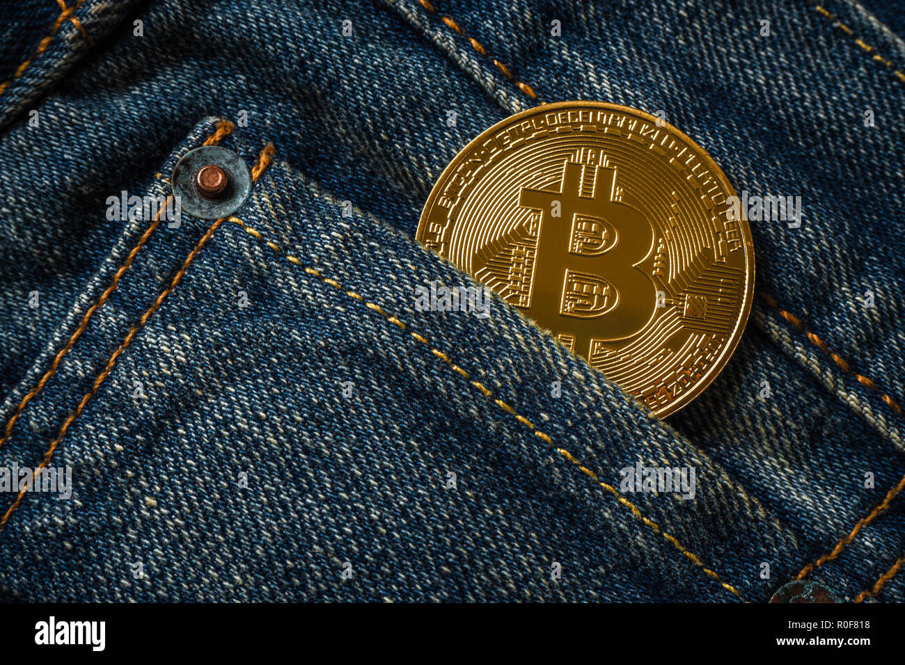 Denim pocket coins hi-res stock photography and images - Alamy