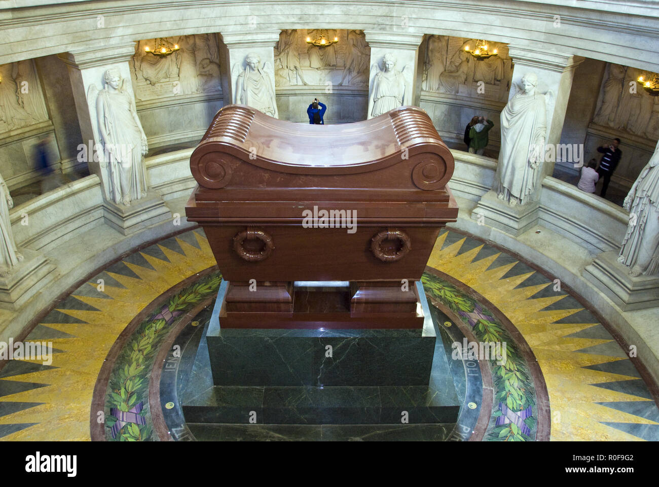 The red quartzite and granite tomb of emperor Napoleon Bonaparte at Les ...
