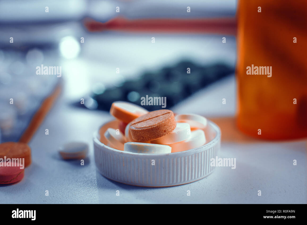 Pain killer bottle hi-res stock photography and images - Alamy