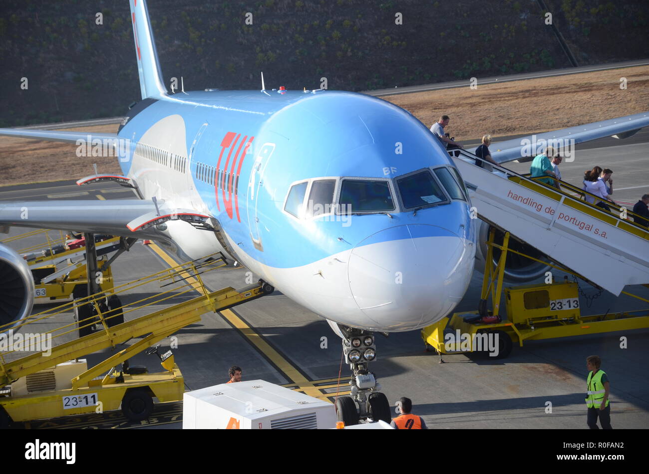 TUI Boeing 757 at Funchal Airport Stock Photo - Alamy