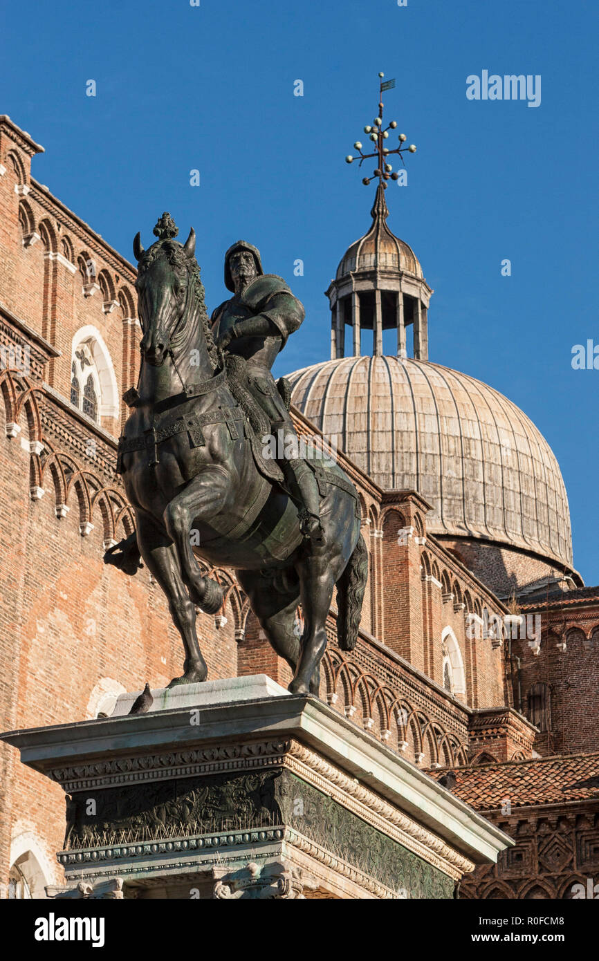 Renaissance sculpture hi-res stock photography and images - Alamy