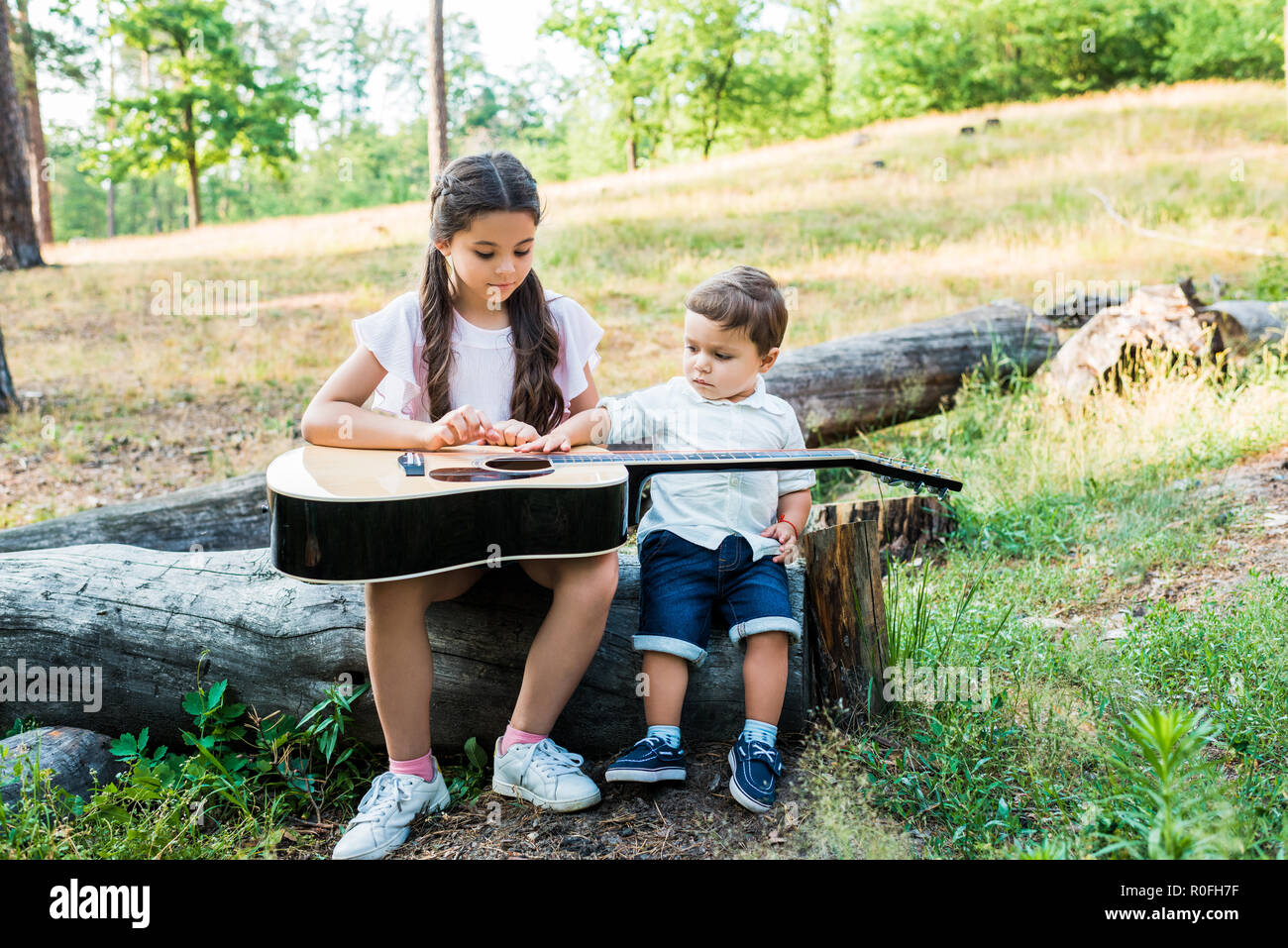 Sister of guitar player hi-res stock photography and images - Alamy